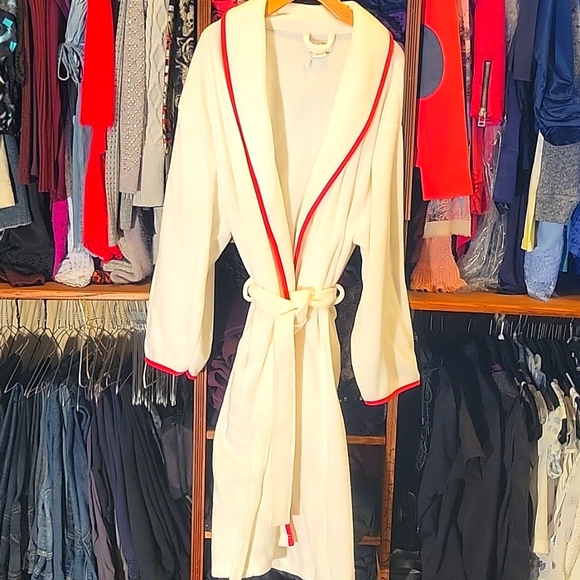 Ulta Beauty | Intimates & Sleepwear | Ulta Beauty White And Redtrimmed ...